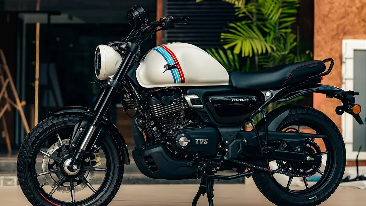 MotoSoul 2025: TVS Ronin Agonda Launched, Apache RTX 300 Gets 20th ...